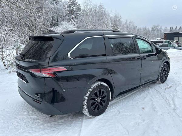 Melns Toyota Sienna 2022 Viļņa, ar dzinēja tilpumu 2.50 L un nobraukumu 305 tūkst. km par 29500 €, foto 4 vietnē AUTOMOTO.COM.LV