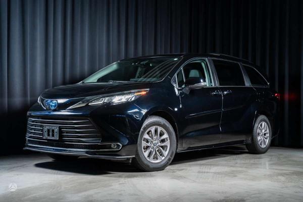 Melns Toyota Sienna 2022 Viļņa, ar dzinēja tilpumu 2.50 L un nobraukumu 92 tūkst. km par 42000 €, foto 1 vietnē AUTOMOTO.COM.LV