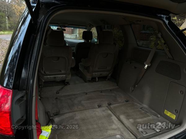 Melns Toyota Sienna 2008 Tallina, ar dzinēja tilpumu 3.50 L un nobraukumu 154 tūkst. km par 4500 €, foto 4 vietnē AUTOMOTO.COM.LV