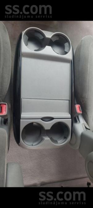 Zils Toyota Sienna 2004 Rīga, ar dzinēja tilpumu 3.30 L un nobraukumu 256 tūkst. km par 3800 €, foto 10 vietnē AUTOMOTO.COM.LV