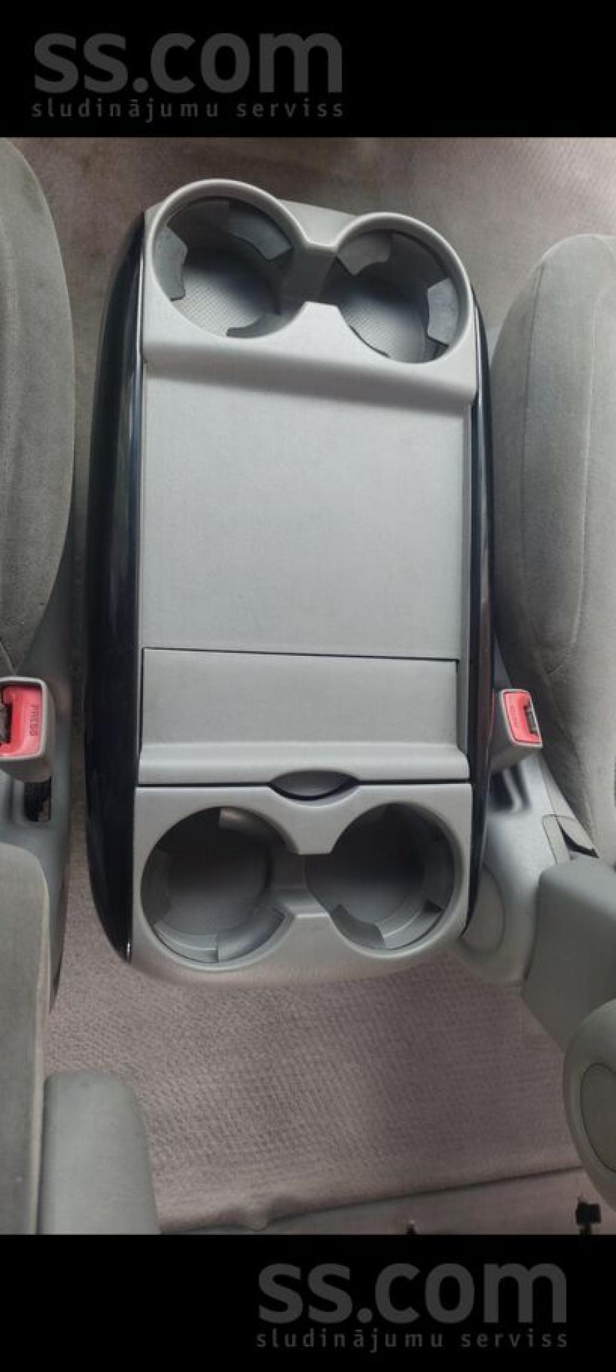 Zils Toyota Sienna 2004 Rīga, ar dzinēja tilpumu 3.30 L un nobraukumu 256 tūkst. km par 3800 €, foto 10 vietnē AUTOMOTO.COM.LV