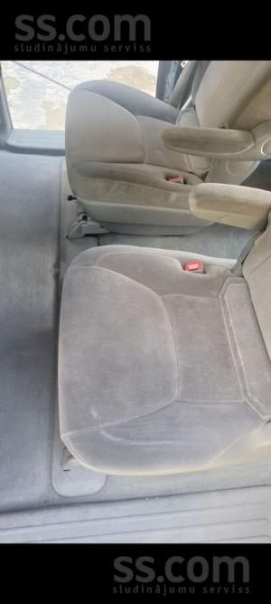 Zils Toyota Sienna 2004 Rīga, ar dzinēja tilpumu 3.30 L un nobraukumu 256 tūkst. km par 3800 €, foto 19 vietnē AUTOMOTO.COM.LV