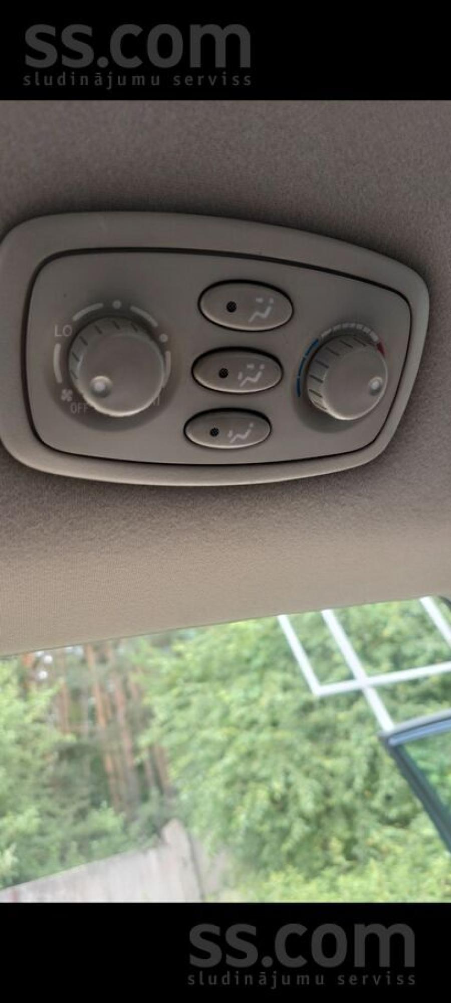 Zils Toyota Sienna 2004 Rīga, ar dzinēja tilpumu 3.30 L un nobraukumu 256 tūkst. km par 3800 €, foto 16 vietnē AUTOMOTO.COM.LV