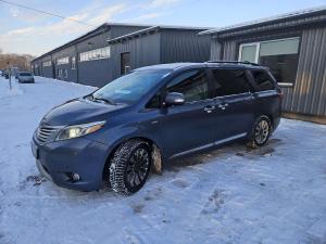 Blue Toyota Sienna 2015 in Siauliai, with an engine capacity of 3.50 L and mileage of 292 thousand km for 14000 €, photo  on AUTOMOTO.COM.LV