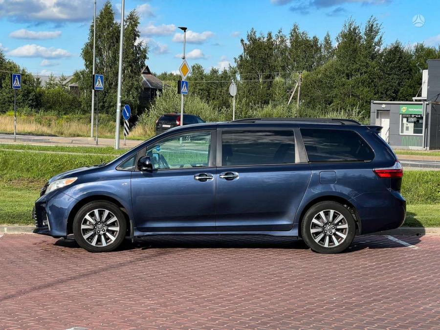Синий Тойота Сиенна 2018 в Вильнюс, объемом двигателя 3.50 л и пробегом 250 тыс. км за 19990 €, фото 3 на AUTOMOTO.COM.LV