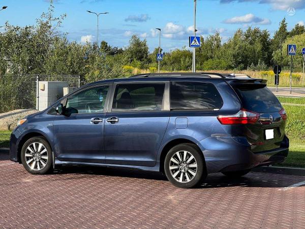 Toyota Sienna 2018 Viļņa vietnē Zils Toyota Sienna 2018 Viļņa, ar dzinēja tilpumu 3.50 L un nobraukumu 250 tūkst. km par 19990 €, foto 4 vietnē AUTOMOTO.COM.LV