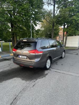 Toyota Sienna 2014 in Klaipeda, with an engine capacity of 3.50 L and mileage of 200 thousand km for 12000 €, photo 4 on AUTOMOTO.COM.LV
