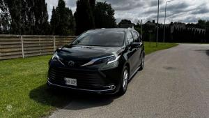 Green Toyota Sienna 2021 in Kaunas, with an engine capacity of 2.50 L and mileage of 170 thousand km for 35900 €, photo 3 on AUTOMOTO.COM.LV