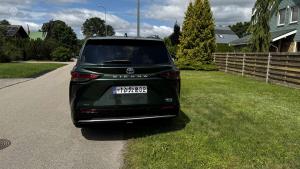 Green Toyota Sienna 2021 in Kaunas, with an engine capacity of 2.50 L and mileage of 170 thousand km for 35900 €, photo 5 on AUTOMOTO.COM.LV