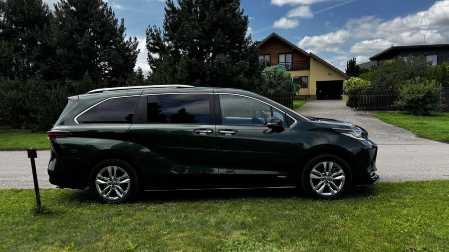 Green Toyota Sienna 2021 in Kaunas, with an engine capacity of 2.50 L and mileage of 170 thousand km for 35900 €, photo 11 on AUTOMOTO.COM.LV
