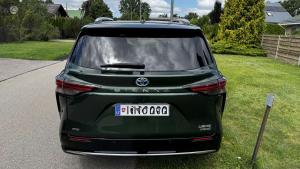 Green Toyota Sienna 2021 in Kaunas, with an engine capacity of 2.50 L and mileage of 170 thousand km for 35900 €, photo 14 on AUTOMOTO.COM.LV