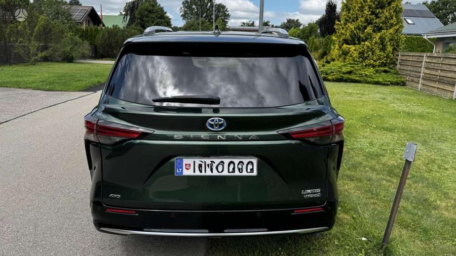 Green Toyota Sienna 2021 in Kaunas, with an engine capacity of 2.50 L and mileage of 170 thousand km for 35900 €, photo 14 on AUTOMOTO.COM.LV
