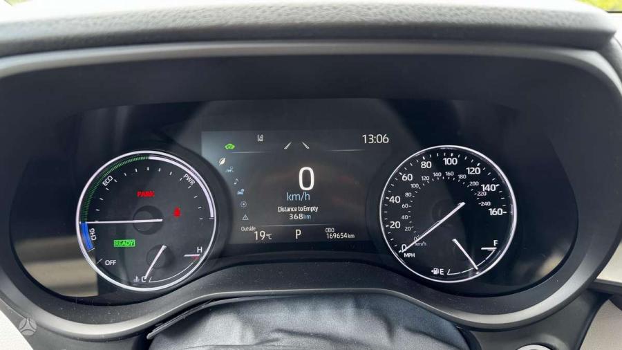 Green Toyota Sienna 2021 in Kaunas, with an engine capacity of 2.50 L and mileage of 170 thousand km for 35900 €, photo 21 on AUTOMOTO.COM.LV