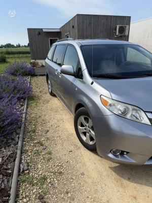 Grey Toyota Sienna 2011 in Sakiai, with an engine capacity of 3.46 L and mileage of 408 thousand km for 8500 €, photo 4 on AUTOMOTO.COM.LV