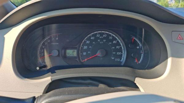 Grey Toyota Sienna 2011 in Sakiai, with an engine capacity of 3.46 L and mileage of 408 thousand km for 8500 €, photo 9 on AUTOMOTO.COM.LV