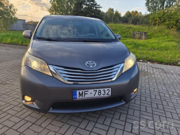 Pelēks Toyota Sienna 2011 Aizkraukle, ar dzinēja tilpumu 3.50 L un nobraukumu 193 tūkst. km par 8500 €, foto 3 vietnē AUTOMOTO.COM.LV