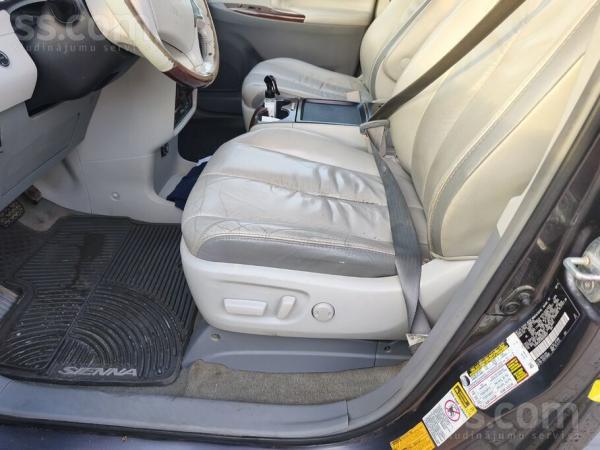 Pelēks Toyota Sienna 2011 Aizkraukle, ar dzinēja tilpumu 3.50 L un nobraukumu 193 tūkst. km par 8500 €, foto 8 vietnē AUTOMOTO.COM.LV