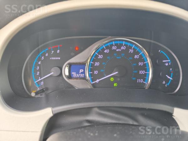 Pelēks Toyota Sienna 2011 Aizkraukle, ar dzinēja tilpumu 3.50 L un nobraukumu 193 tūkst. km par 8500 €, foto 10 vietnē AUTOMOTO.COM.LV