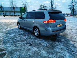 Grey Toyota Sienna 2013 in Siauliai, with an engine capacity of 3.50 L and mileage of 158 thousand km for 10500 €, photo 6 on AUTOMOTO.COM.LV