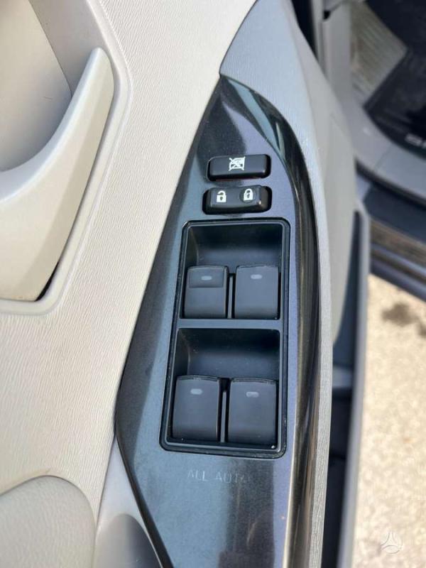 Pelēks Toyota Sienna 2014 Kretinga, ar dzinēja tilpumu 3.50 L un nobraukumu 206 tūkst. km par 12000 €, foto 11 vietnē AUTOMOTO.COM.LV