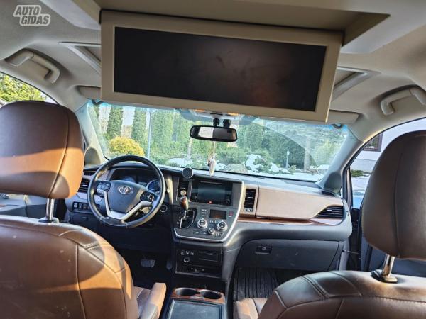 Pelēks Toyota Sienna 2015 Viļņa, ar dzinēja tilpumu 3.50 L un nobraukumu 190 tūkst. km par 17500 €, foto 9 vietnē AUTOMOTO.COM.LV