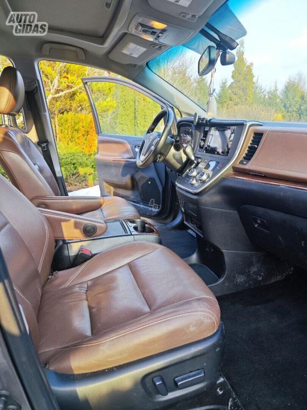 Pelēks Toyota Sienna 2015 Viļņa, ar dzinēja tilpumu 3.50 L un nobraukumu 190 tūkst. km par 17500 €, foto 10 vietnē AUTOMOTO.COM.LV