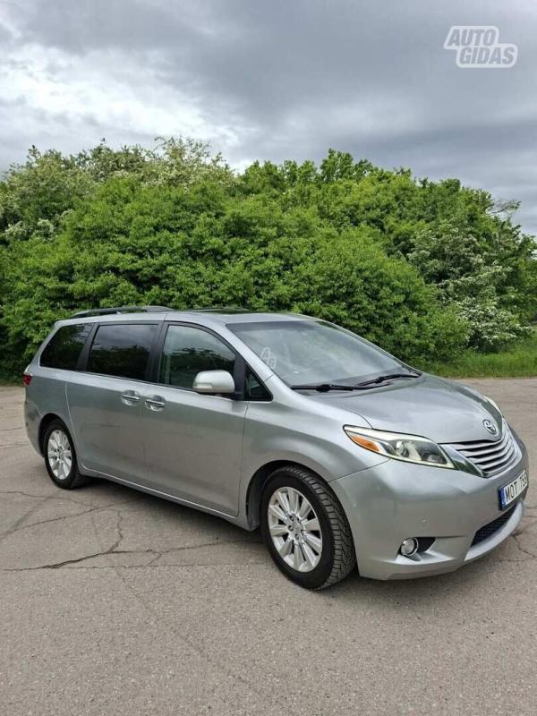 Grey Toyota Sienna 2015 in Kaunas, with an engine capacity of 3.50 L and mileage of 200 thousand km for 17999 €, photo 3 on AUTOMOTO.COM.LV
