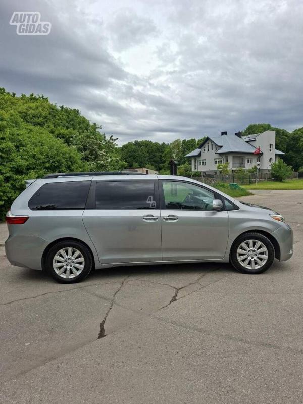 Grey Toyota Sienna 2015 in Kaunas, with an engine capacity of 3.50 L and mileage of 200 thousand km for 17999 €, photo 4 on AUTOMOTO.COM.LV
