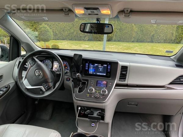 Grey Toyota Sienna 2016 in Riga, with an engine capacity of 3.50 L and mileage of 106 thousand km for 22500 €, photo 7 on AUTOMOTO.COM.LV