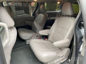Grey Toyota Sienna 2016 in Riga, with an engine capacity of 3.50 L and mileage of 106 thousand km for 22500 €, photo 3 on AUTOMOTO.COM.LV