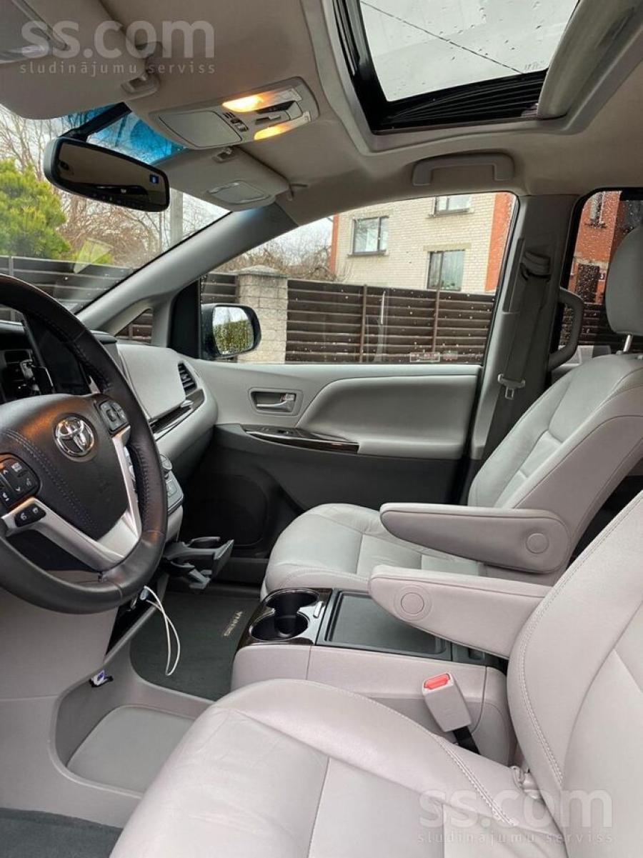Grey Toyota Sienna 2016 in Riga, with an engine capacity of 3.50 L and mileage of 106 thousand km for 22500 €, photo 12 on AUTOMOTO.COM.LV