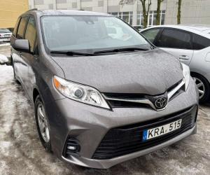 Pelēks Toyota Sienna 2018 Kauņa, ar dzinēja tilpumu 3.46 L un nobraukumu 118 tūkst. km par 18000 €, foto 2 vietnē AUTOMOTO.COM.LV