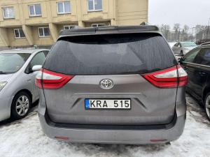 Pelēks Toyota Sienna 2018 Kauņa, ar dzinēja tilpumu 3.46 L un nobraukumu 118 tūkst. km par 18000 €, foto 3 vietnē AUTOMOTO.COM.LV