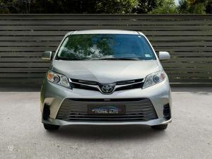 Grey Toyota Sienna 2020 in Siauliai, with an engine capacity of 3.50 L and mileage of 145 thousand km for 17500 €, photo 3 on AUTOMOTO.COM.LV
