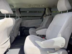 Grey Toyota Sienna 2020 in Siauliai, with an engine capacity of 3.50 L and mileage of 145 thousand km for 17500 €, photo 11 on AUTOMOTO.COM.LV