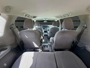 Grey Toyota Sienna 2020 in Siauliai, with an engine capacity of 3.50 L and mileage of 145 thousand km for 17500 €, photo 13 on AUTOMOTO.COM.LV