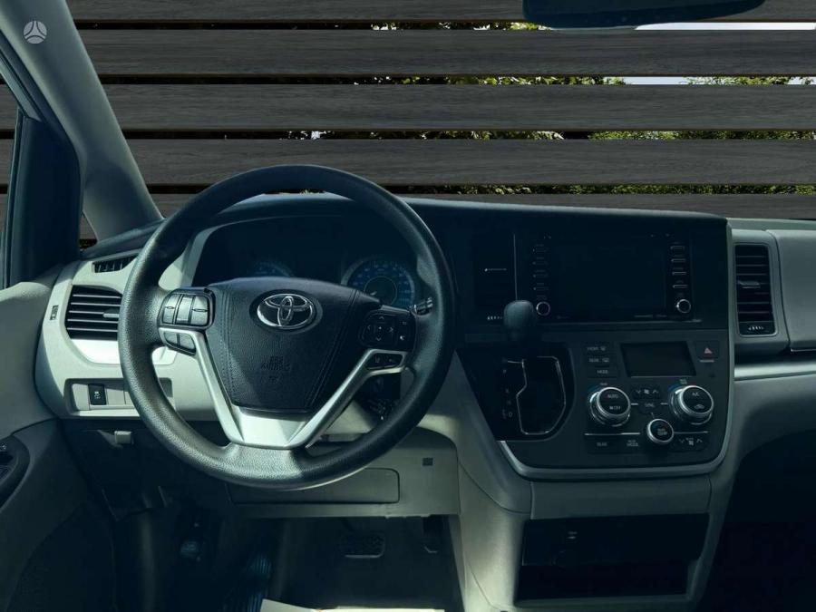 Grey Toyota Sienna 2020 in Siauliai, with an engine capacity of 3.50 L and mileage of 145 thousand km for 17500 €, photo 16 on AUTOMOTO.COM.LV