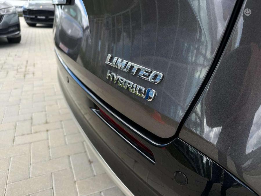 Pelēks Toyota Sienna 2022 Šauļi, ar dzinēja tilpumu 2.50 L un nobraukumu 44 tūkst. km par 47900 €, foto 6 vietnē AUTOMOTO.COM.LV
