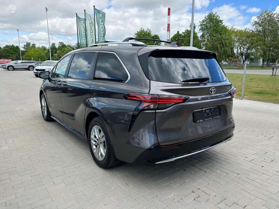 Pelēks Toyota Sienna 2022 Šauļi, ar dzinēja tilpumu 2.50 L un nobraukumu 44 tūkst. km par 47900 €, foto 7 vietnē AUTOMOTO.COM.LV