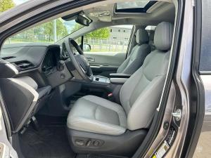 Pelēks Toyota Sienna 2022 Šauļi, ar dzinēja tilpumu 2.50 L un nobraukumu 44 tūkst. km par 47900 €, foto 17 vietnē AUTOMOTO.COM.LV
