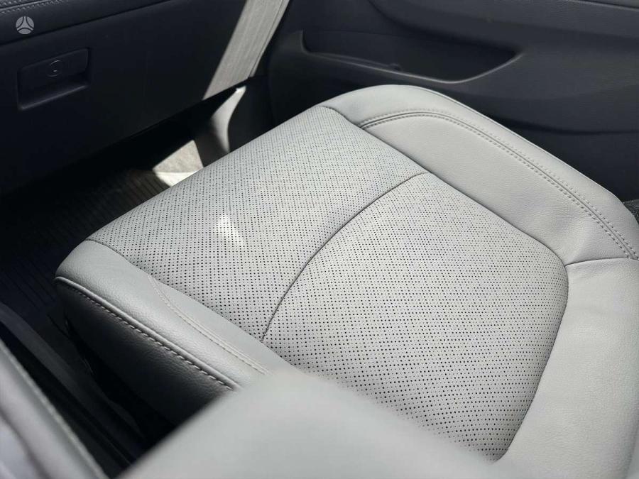 Pelēks Toyota Sienna 2022 Šauļi, ar dzinēja tilpumu 2.50 L un nobraukumu 44 tūkst. km par 47900 €, foto 19 vietnē AUTOMOTO.COM.LV