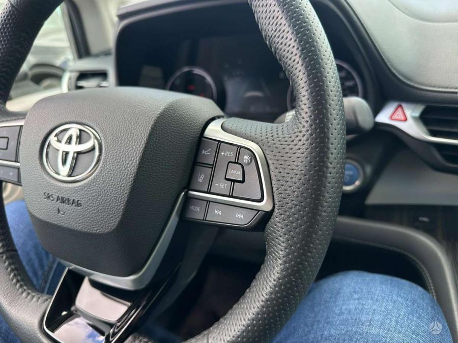 Pelēks Toyota Sienna 2022 Šauļi, ar dzinēja tilpumu 2.50 L un nobraukumu 44 tūkst. km par 47900 €, foto 25 vietnē AUTOMOTO.COM.LV
