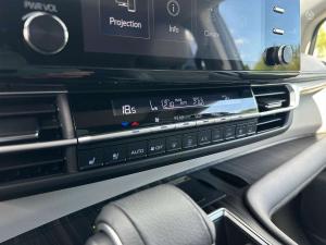 Pelēks Toyota Sienna 2022 Šauļi, ar dzinēja tilpumu 2.50 L un nobraukumu 44 tūkst. km par 47900 €, foto 30 vietnē AUTOMOTO.COM.LV