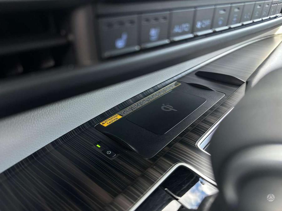 Pelēks Toyota Sienna 2022 Šauļi, ar dzinēja tilpumu 2.50 L un nobraukumu 44 tūkst. km par 47900 €, foto 31 vietnē AUTOMOTO.COM.LV
