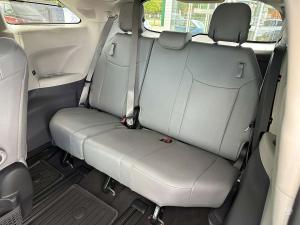 Pelēks Toyota Sienna 2022 Šauļi, ar dzinēja tilpumu 2.50 L un nobraukumu 44 tūkst. km par 47900 €, foto 40 vietnē AUTOMOTO.COM.LV
