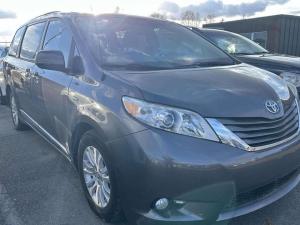 Toyota Sienna 2014 Viļņa, ar dzinēja tilpumu 3.46 L un nobraukumu 73 tūkst. km par 19999 €, foto  vietnē AUTOMOTO.COM.LV