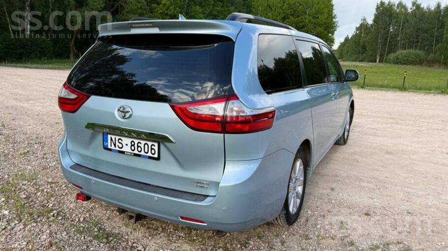Toyota Sienna 2015 in Riga, with an engine capacity of 3.50 L and mileage of 323 thousand km for 13200 €, photo 3 on AUTOMOTO.COM.LV