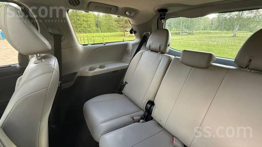 Toyota Sienna 2015 in Riga, with an engine capacity of 3.50 L and mileage of 323 thousand km for 13200 €, photo 10 on AUTOMOTO.COM.LV