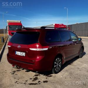 Red Toyota Sienna 2013 in Riga, with an engine capacity of 3.50 L and mileage of 288 thousand km for 11900 €, photo 4 on AUTOMOTO.COM.LV
