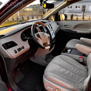 Red Toyota Sienna 2013 in Riga, with an engine capacity of 3.50 L and mileage of 288 thousand km for 11900 €, photo 8 on AUTOMOTO.COM.LV